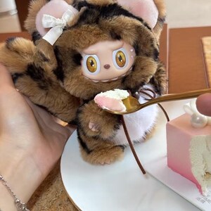 Labubu Puppe Original braun Handgemachte Puppe - Etsy.de