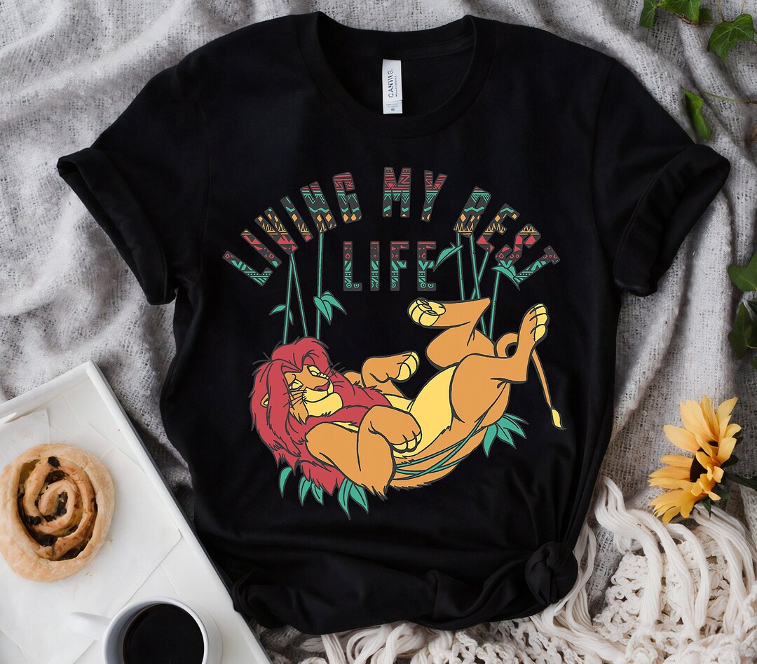 Disney the Lion King Living My Best Life Simba Text Fill T-shirt, Magic ...