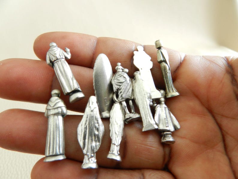 Mini Saint Statues for Prayer Altar, Mini Miraculous Virgin Statue ...
