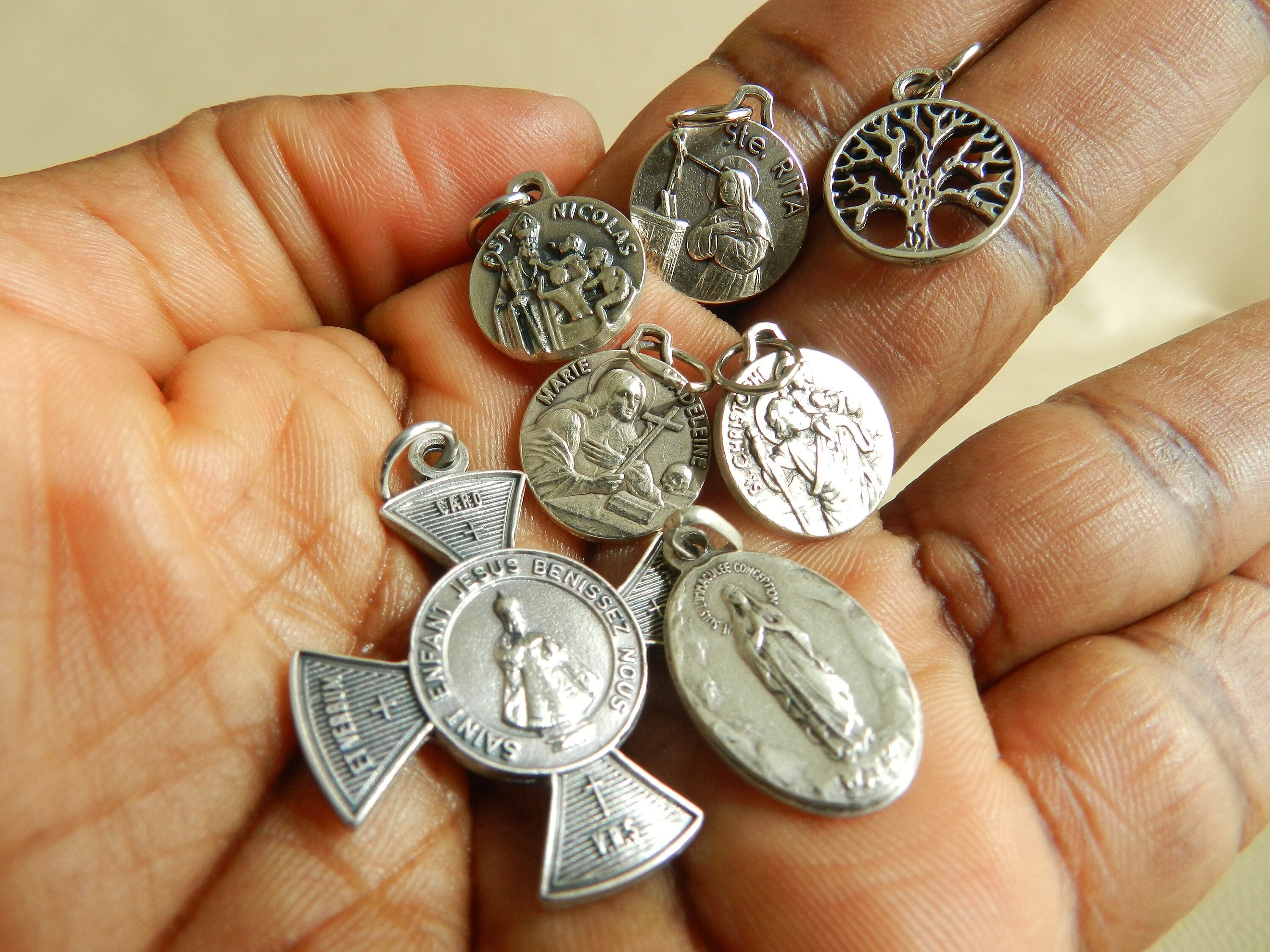 7 Medals Blessed by a Priest During Mass, Miraculous Medal of Total ...