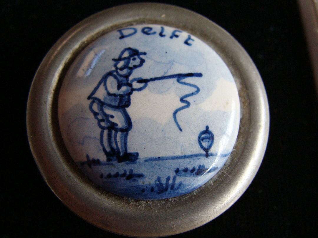 Pill Box TIN and Vintage DELFT Earthenware / Royal Dutch - Etsy UK