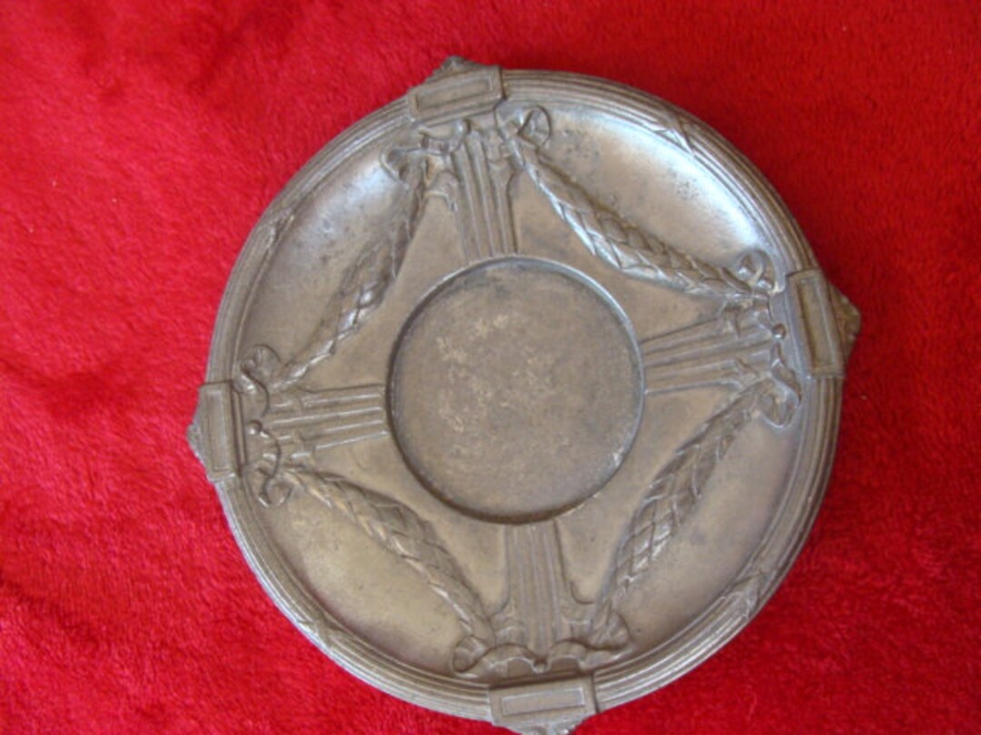 Tin Saucer With Garlands and Ribbons - Etsy