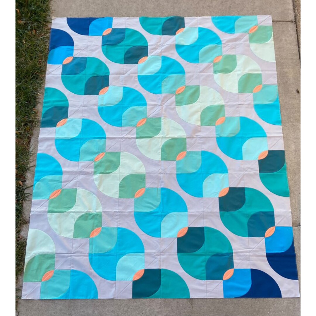 Modern Curvy Quilt Pattern PDF Baby, Throw and Queen Size Quilt in 3 ...