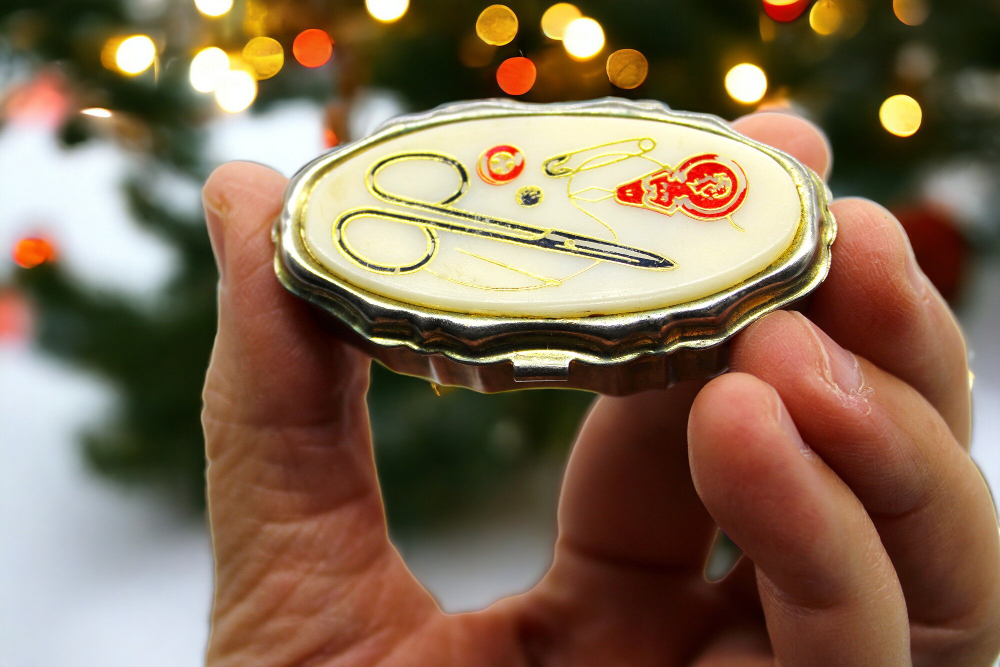 3 Pieces Vintage Miniature Box and Keychain, Old Keychain in Shoe Shape ...