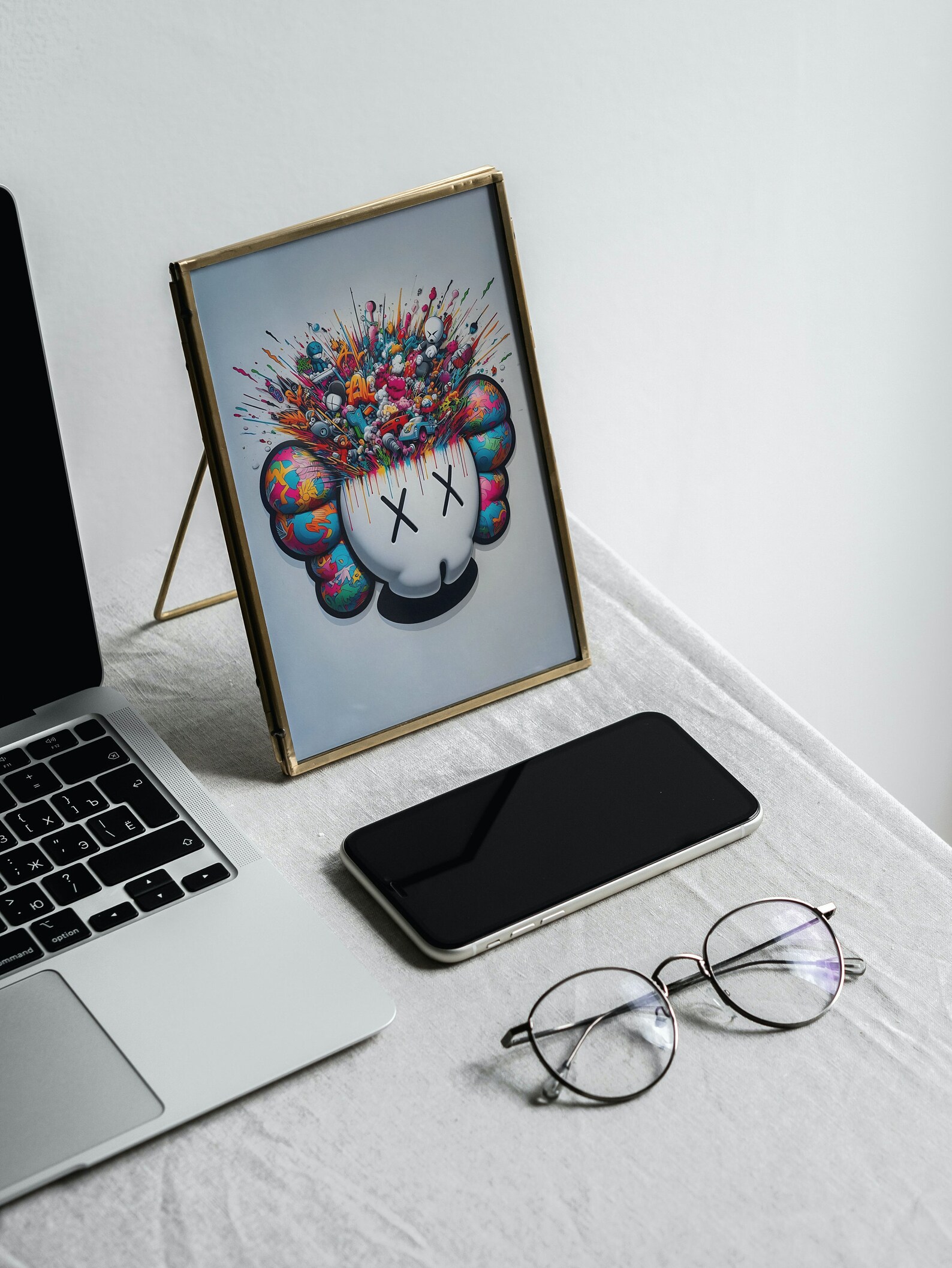 KAWS Graffiti Poster, Printable Hypebeast Kaws Figure Poster, Kaws ...