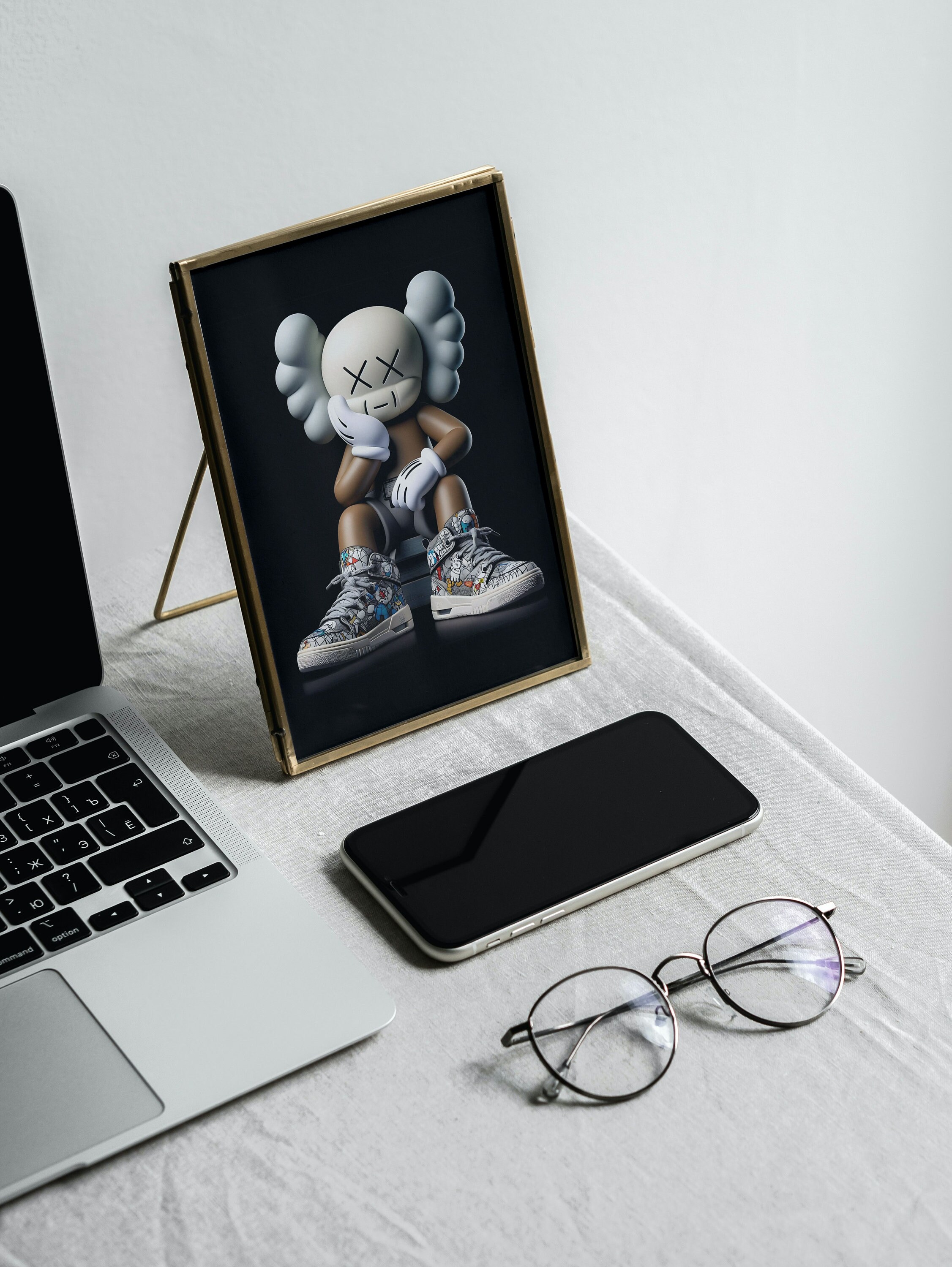 KAWS Poster, Framed Hypebeast Kaws Figure Poster, Kaws Poster Print ...