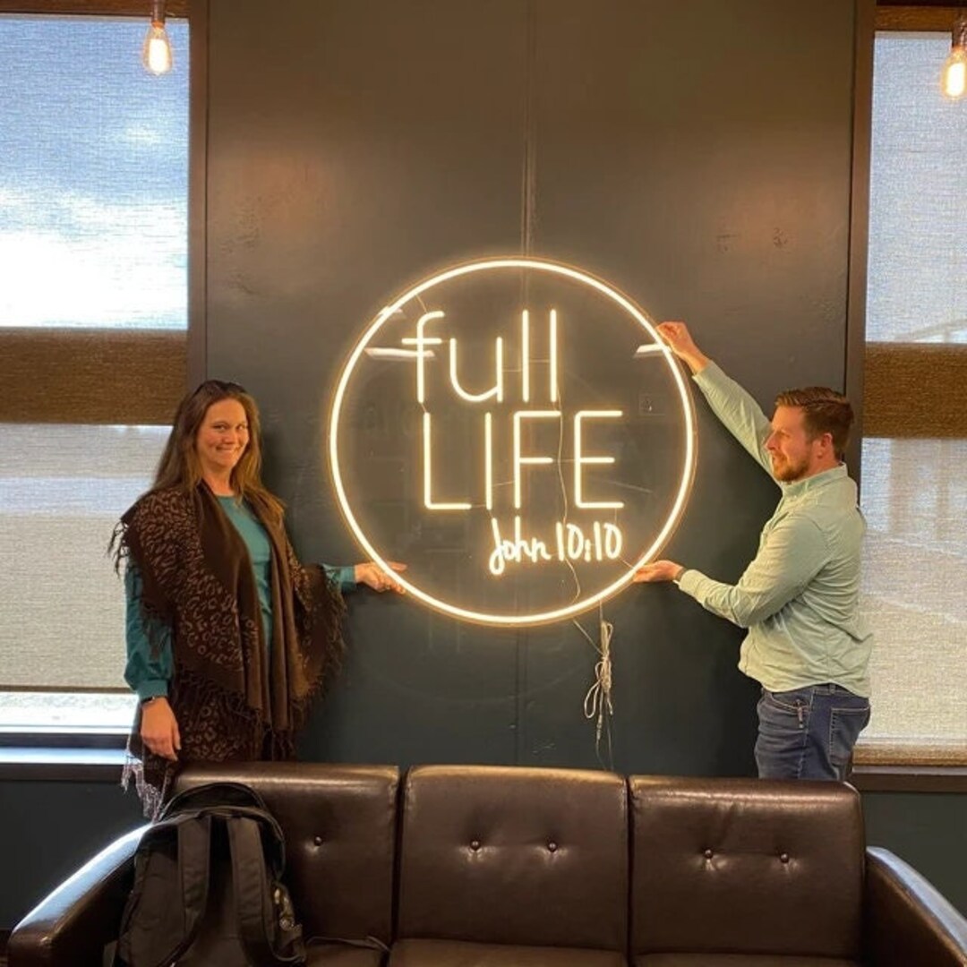 Custom Circle Neon Sign, Personalized Party Neon Light, Custom Wedding ...