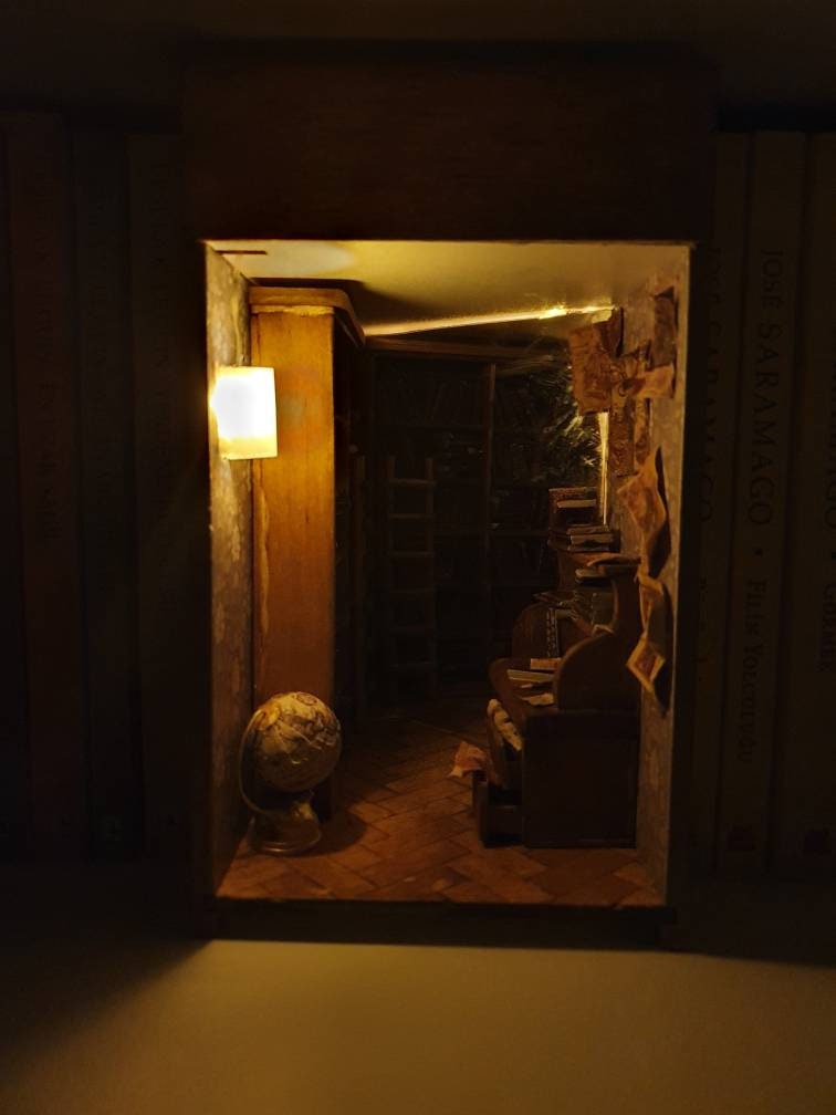 Book Nook Miniature Library Diorama for Birthday and - Etsy Canada