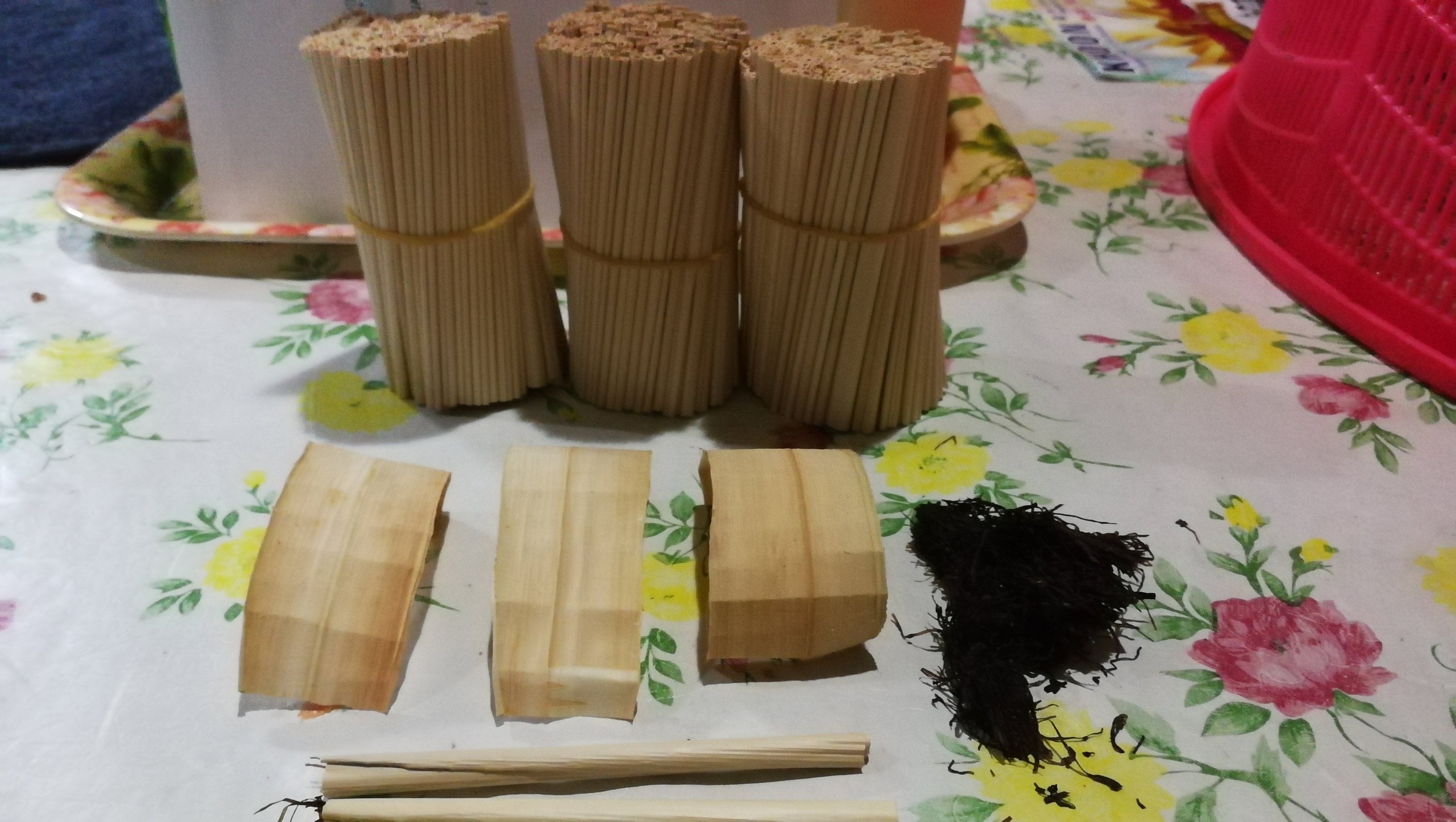 Palm Leaf Pre Rolled Wraps 4 Bundle Nipah Leaves....approx 100 Leaves ...