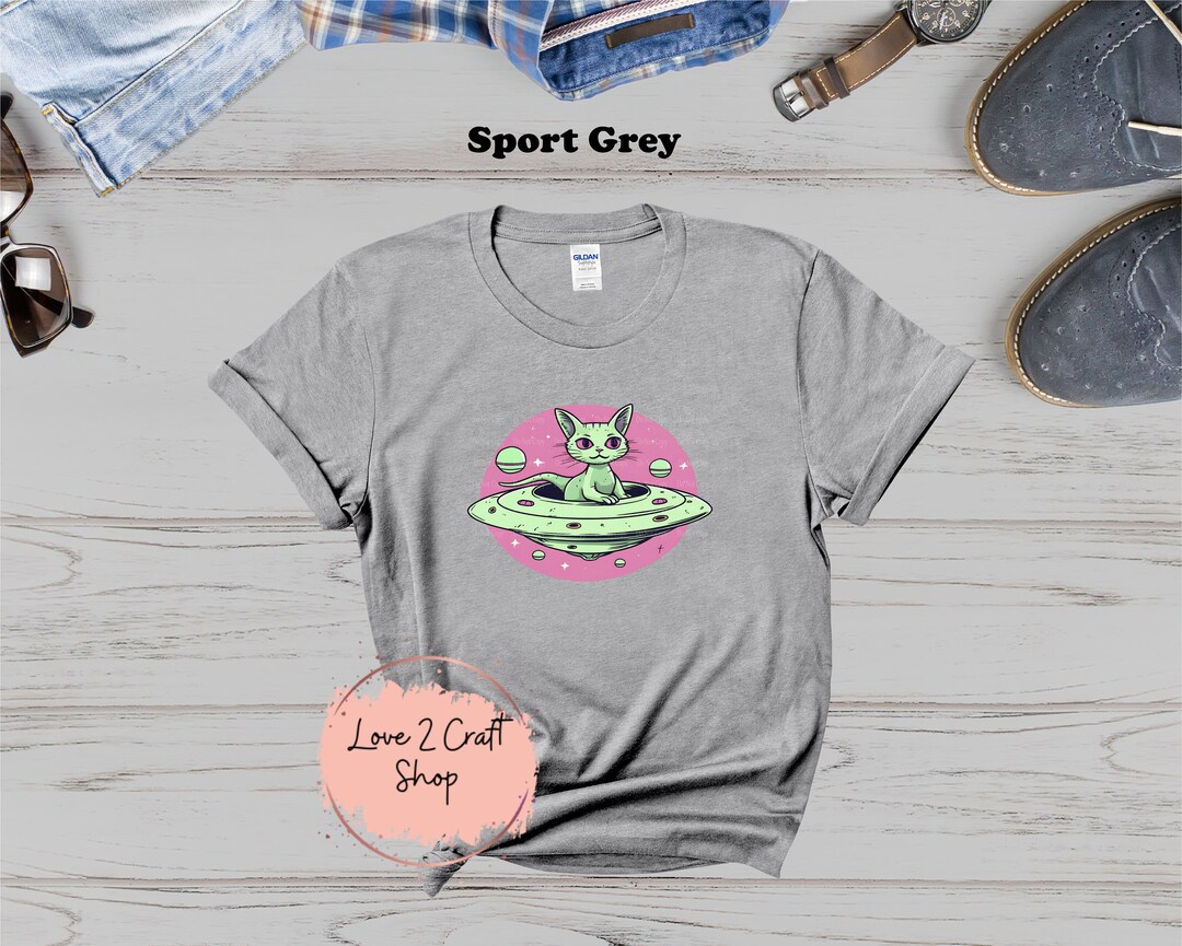 Alien Cat T-shirt Funny Cat in Flying Saucer Graphic Tee Unique Alien ...
