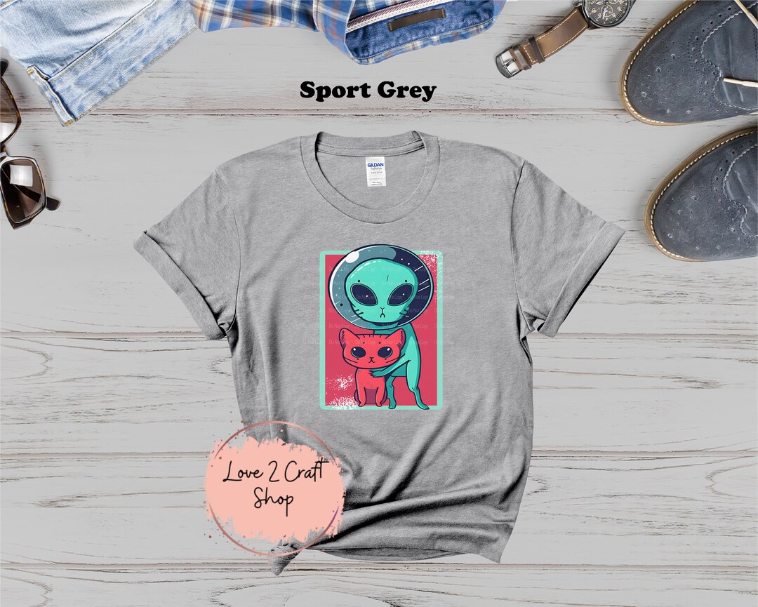 Alien Holding Cat Tshirt Cute Extraterrestrial Design Unique Graphic ...