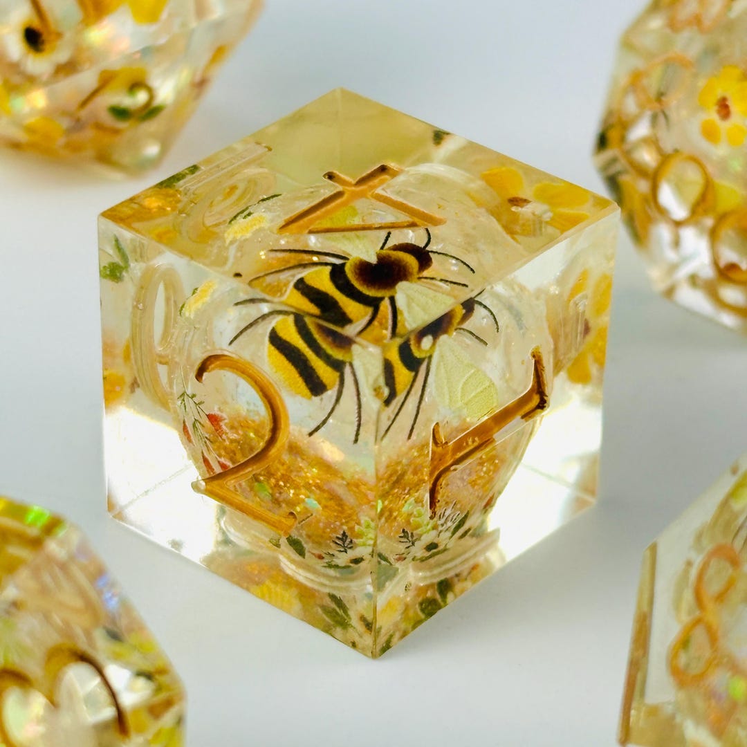Bee and Flower Liquid Core Resin Dice, Nature-inspired Dice Setdice for ...