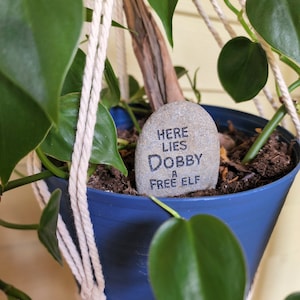 Dobby Headstone Plant Ornament - Etsy