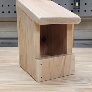 Cedar Nest Box Birdhouse - Etsy