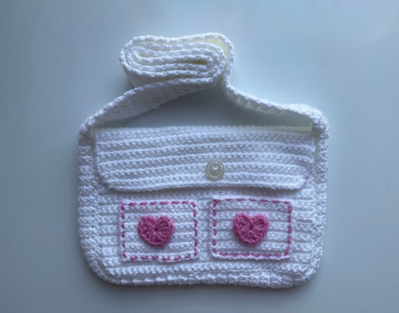 Signature Crochet Messenger Bag Pattern With Heart Pockets Beginner ...