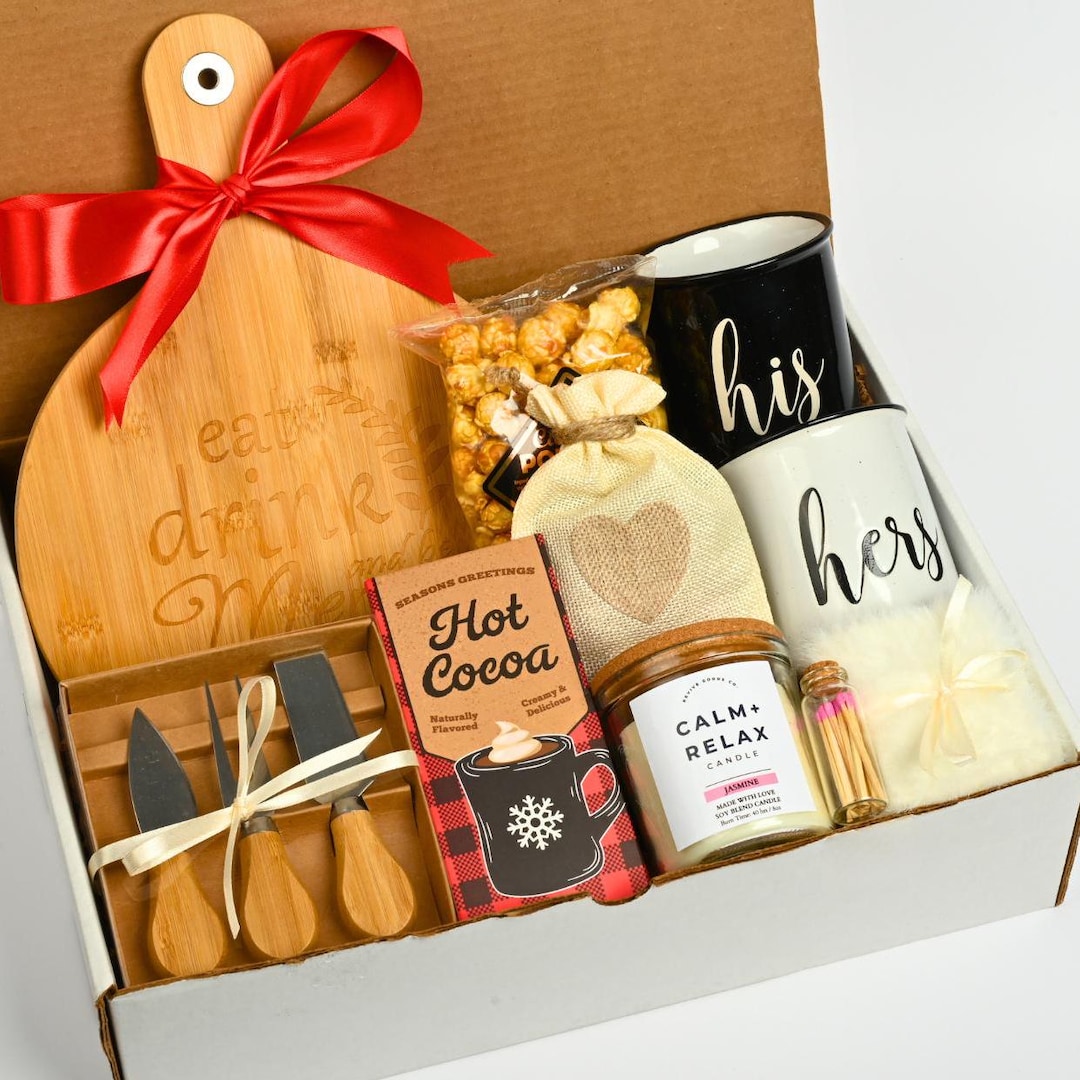 Housewarming Gift Box Family Customized Cutting Board Gift Couple ...