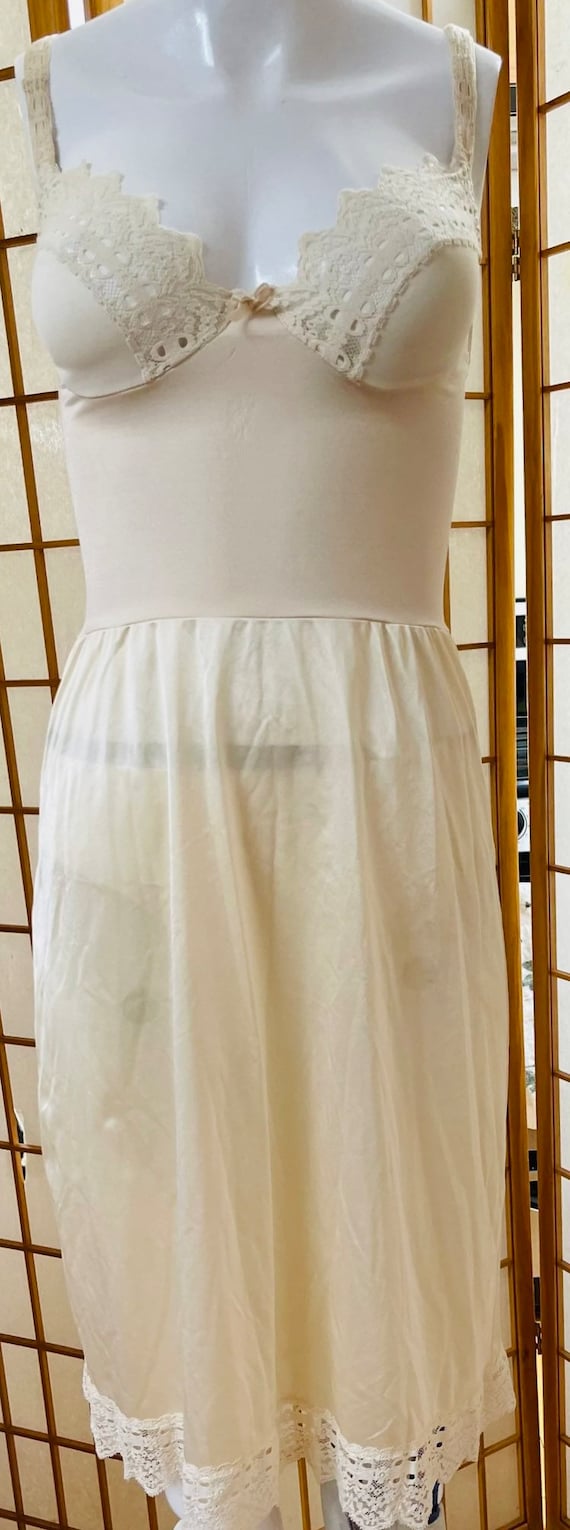 Vintage Pearlescent Beige Full Slip Nylon Lace Double… - Gem