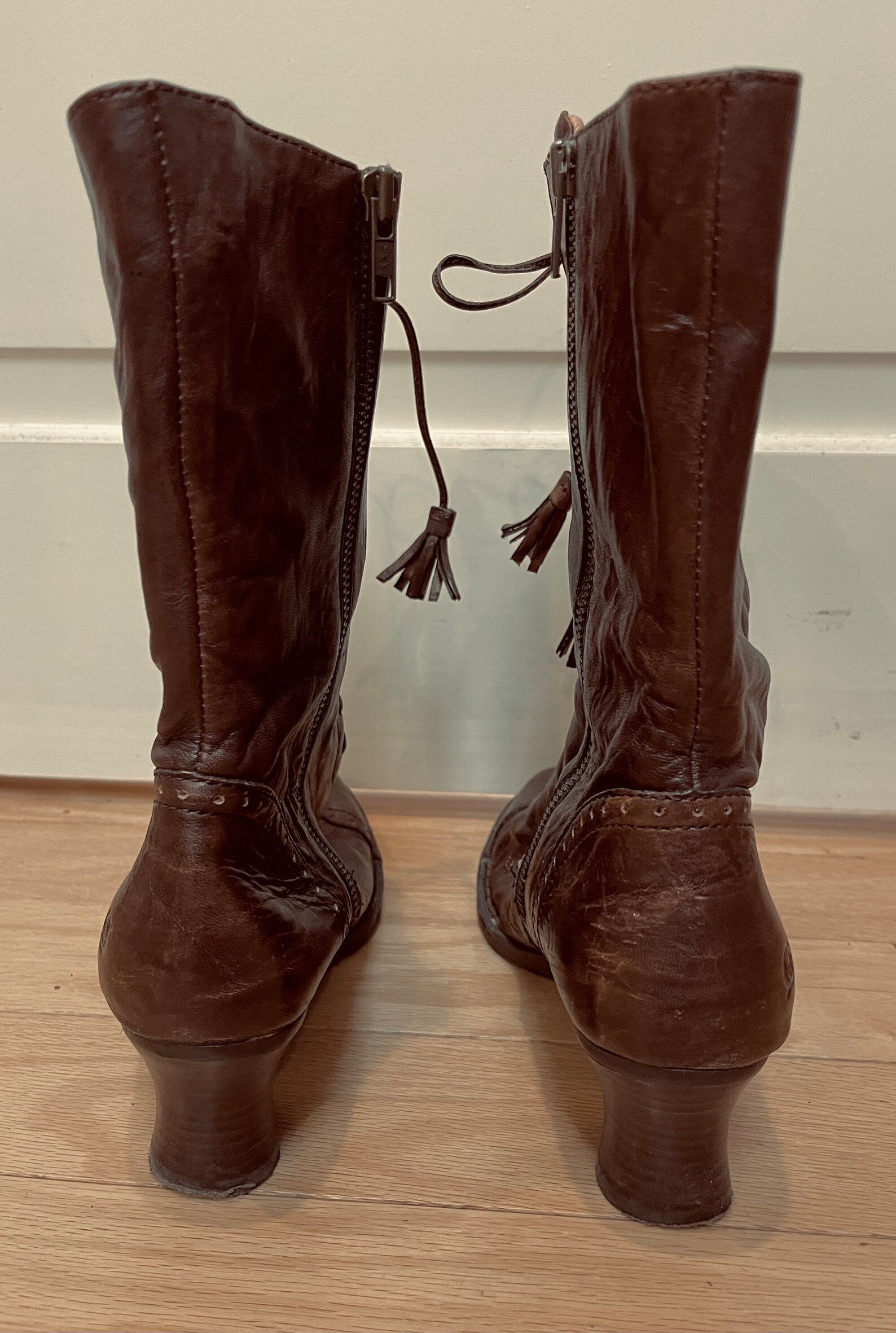 BORN Vintage Leather Handcrafted Boots Victorian Style Lace up Whiskey ...