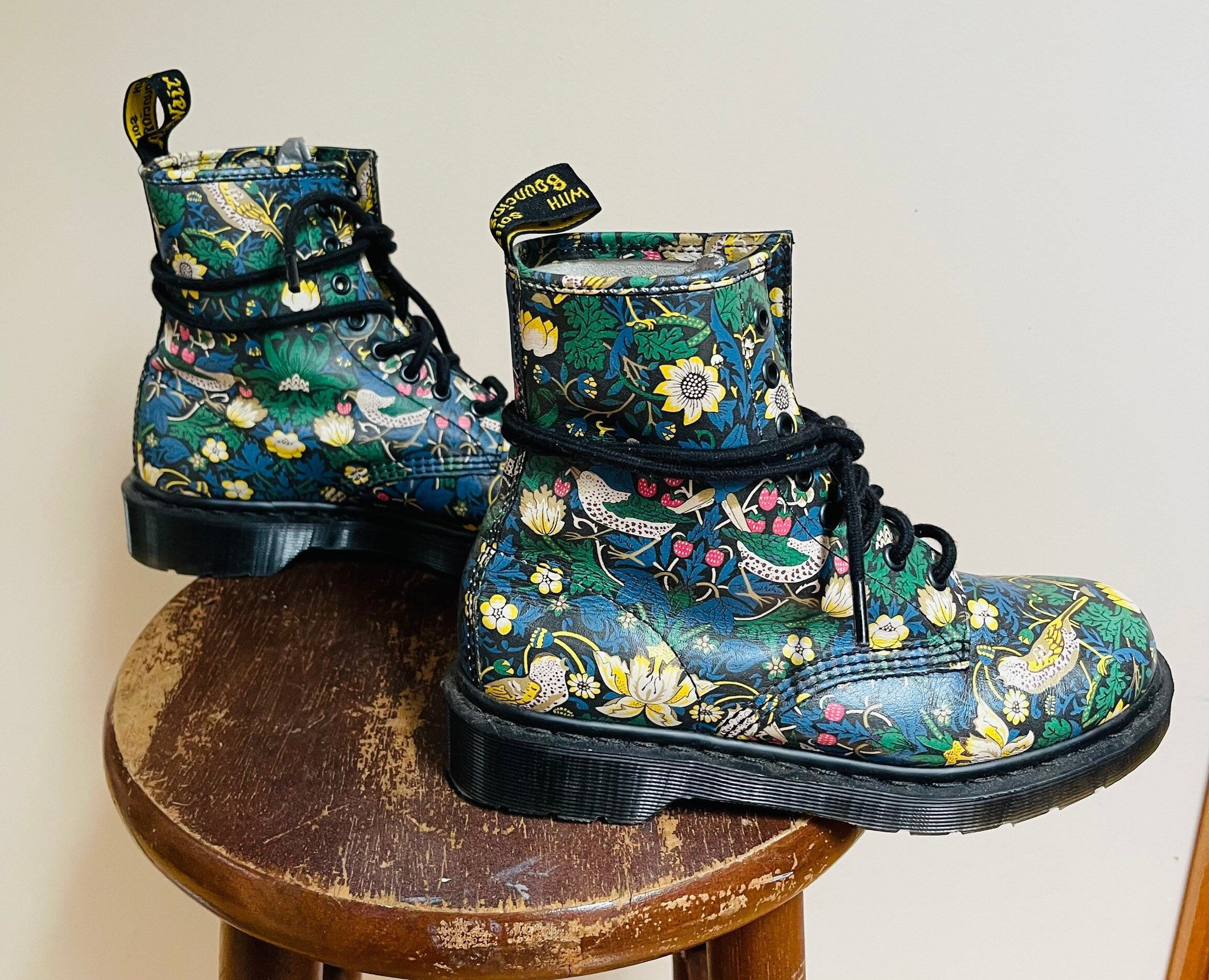 RARE Unworn Doc Marten’s X Liberty of London Collab Museum 8-eye 1460s ...