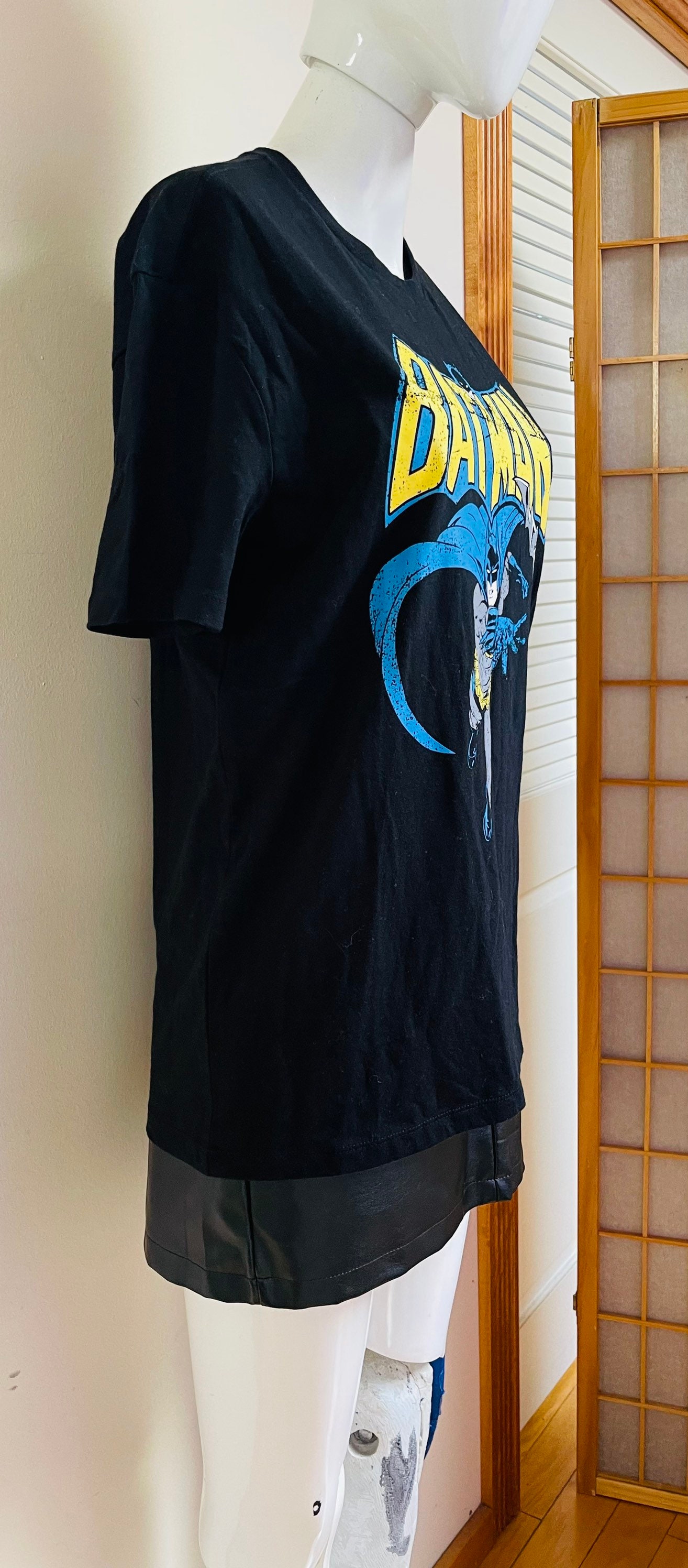 Y2K Gap X DC Collab Batman Black Tshirt Front Graphic DC Heroes ...