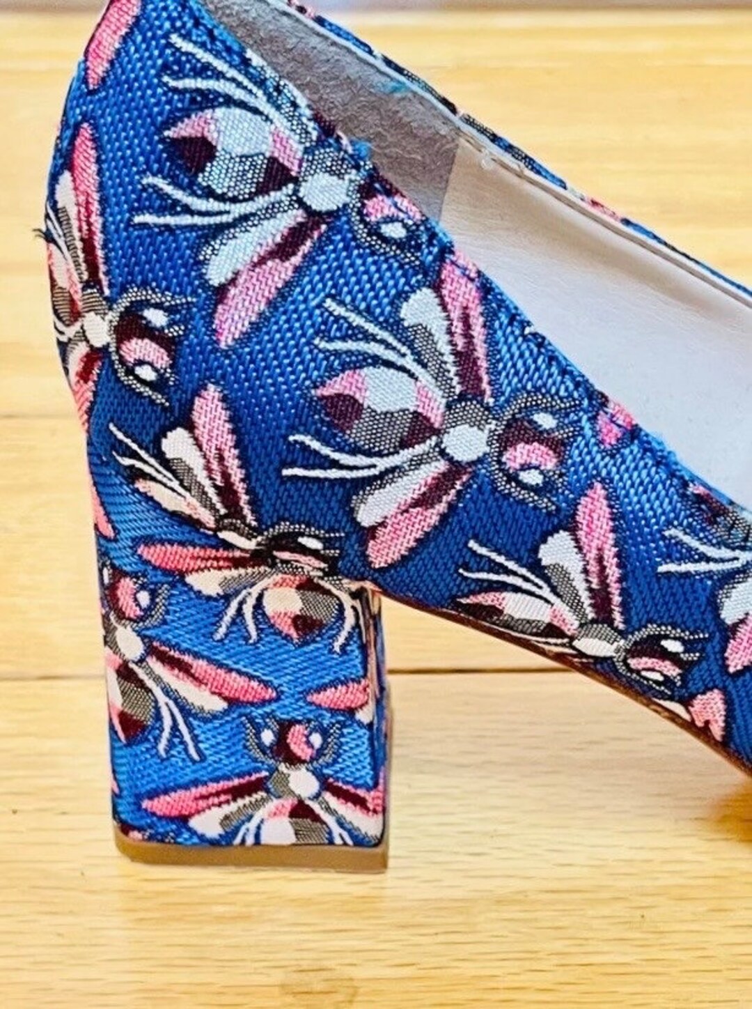 New Brocade Flies Shoes Embroidered Woven Tapestry Brocade Pointed Toes ...