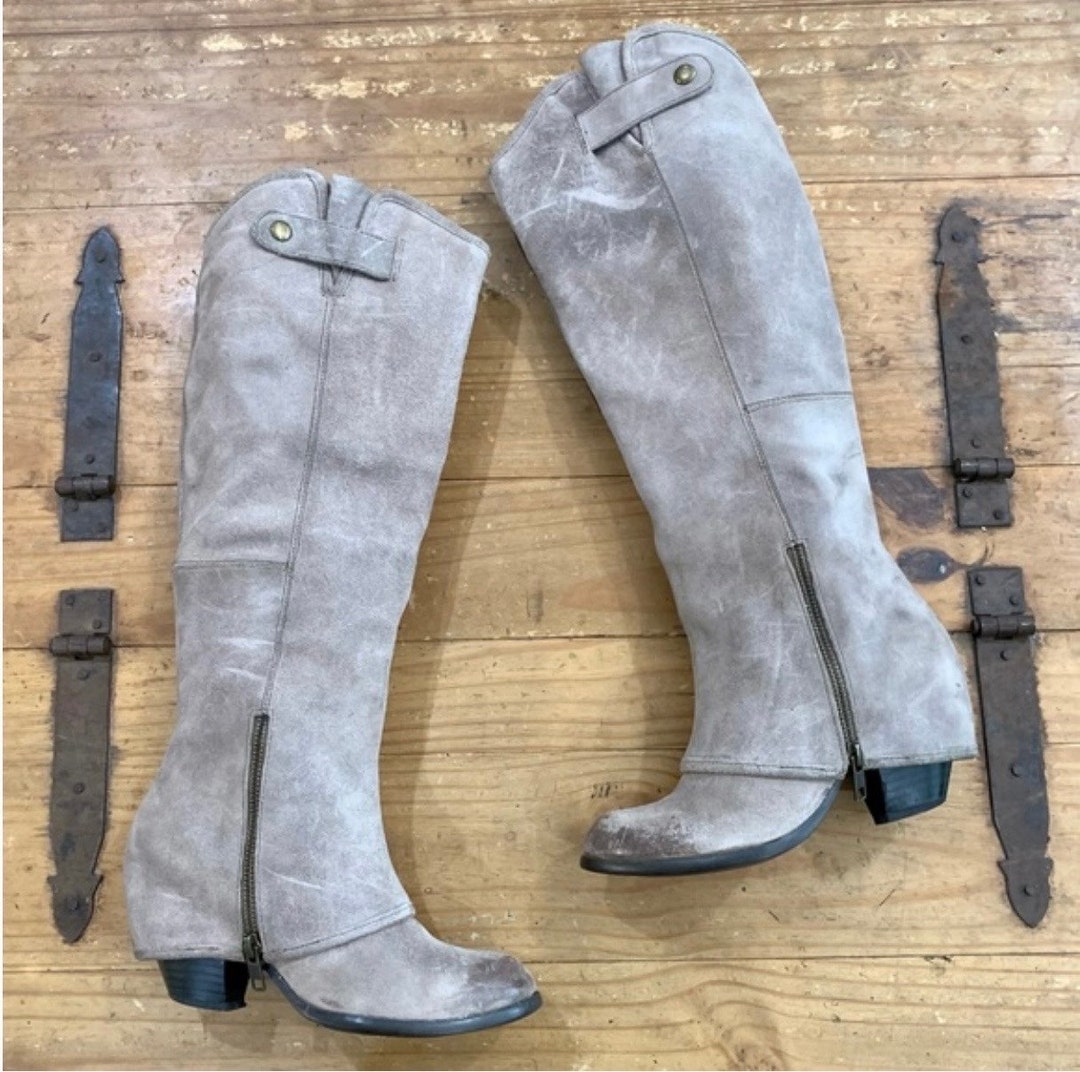 NWOT Fergalicious Ledger Too Concrete White Tan Foldover Pleather Boots ...
