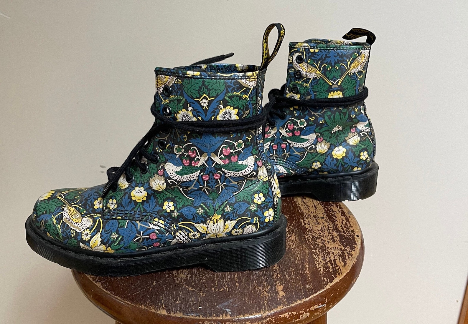 RARE Unworn Doc Marten’s X Liberty of London Collab Museum 8-eye 1460s ...