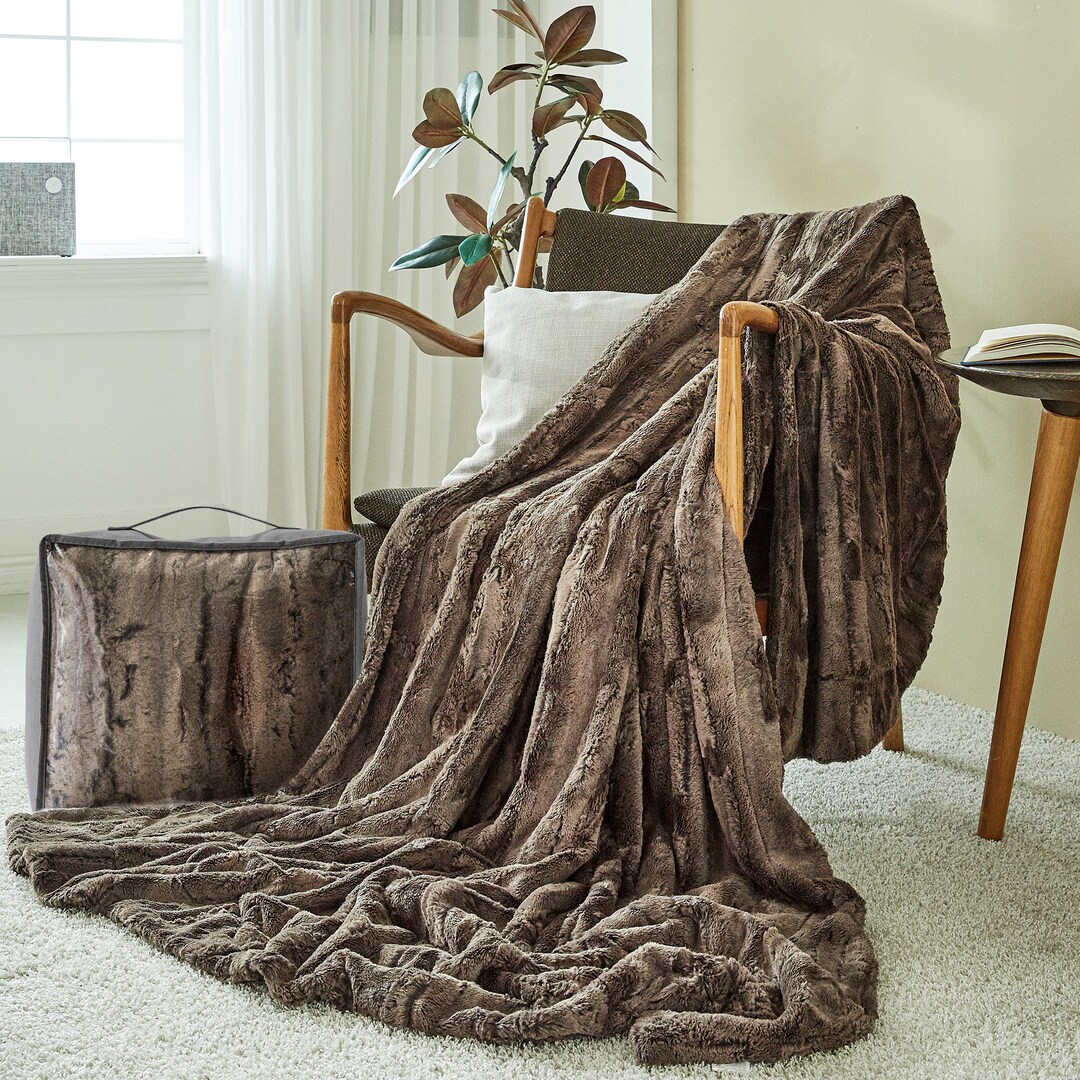 Luxury Faux Fur Throw Blanket, 800GSM Double-sided Microfiber - Etsy