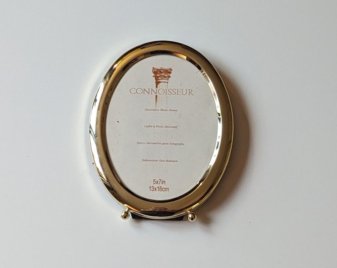 Vintage Metal Gold Tone Oval Frame / Footed Frame / Table Top Frame ...