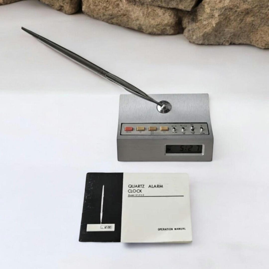 Rare Vintage Quartz Color Alarm Clock / K-625 / With Pen Holder and Pen ...