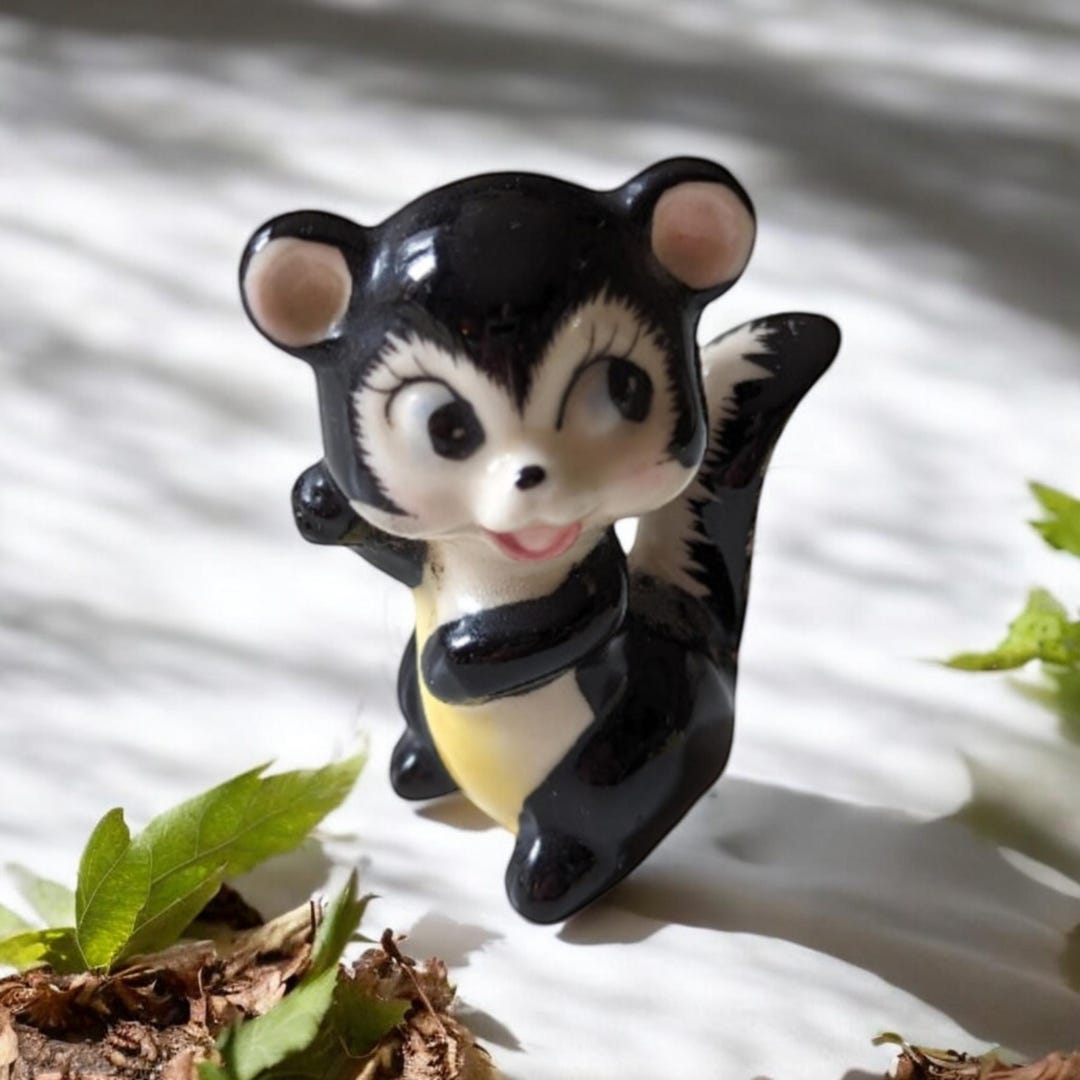Vintage Ceramic Skunk Figurine / Miniature Skunk / Mini Skunk / Animals ...