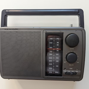 Vintage 1990's Realistic Brand Portable Radio, Made by Radio Shack ...