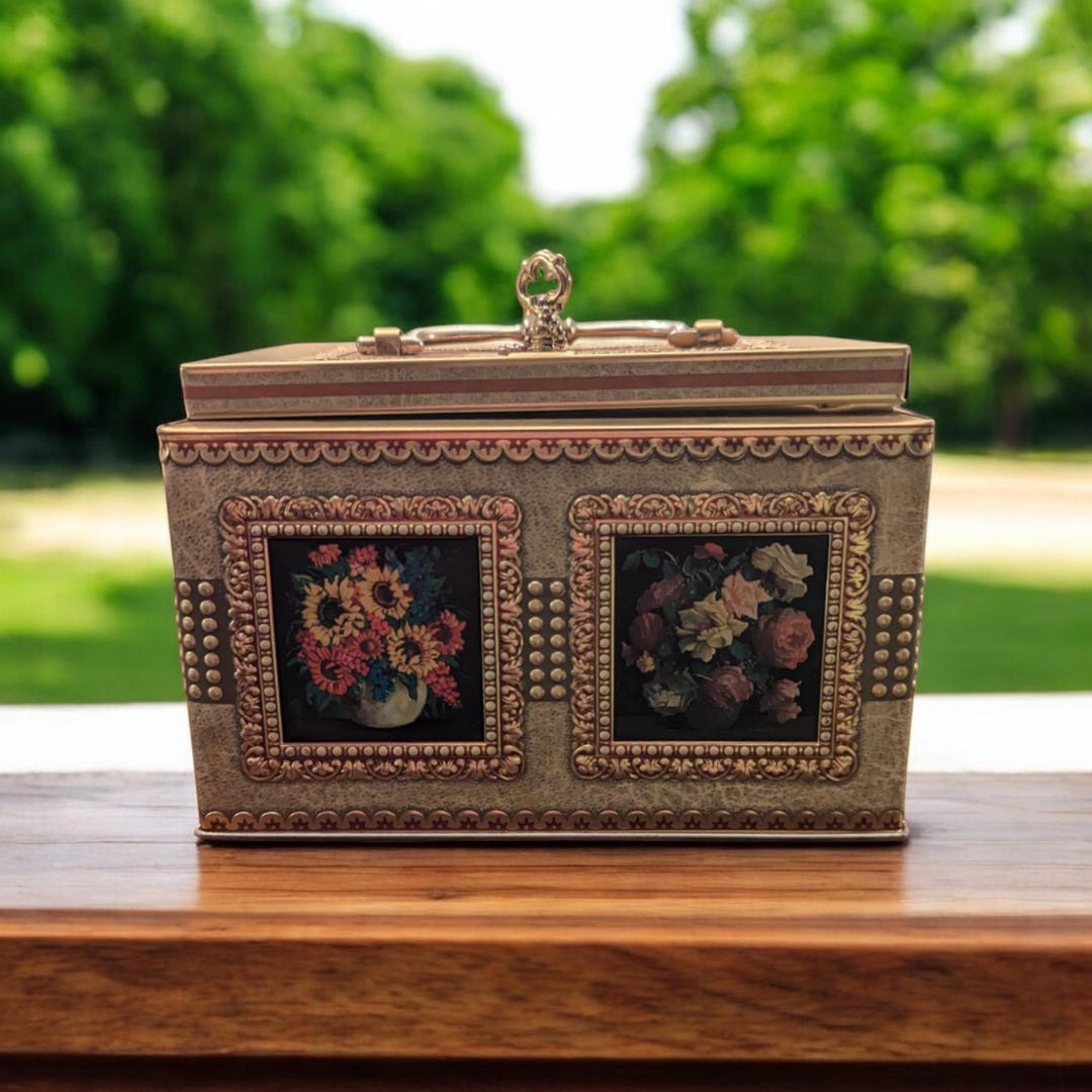 Vintage Unmarked Tin / Collectible Tins / Vintage Tins Money Bank Tin ...