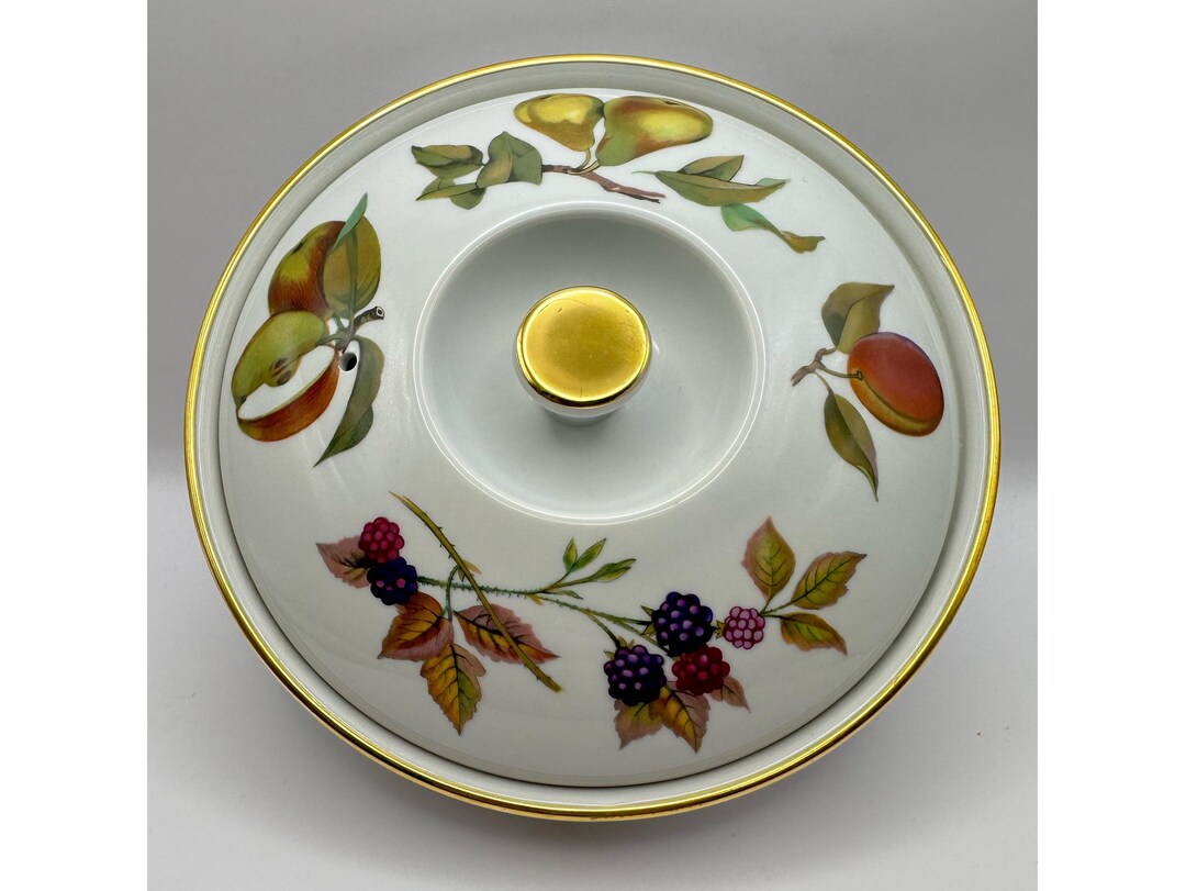 Royal Worcester of England. ‘evesham’ Pattern. Round Lidded Dish.gold ...