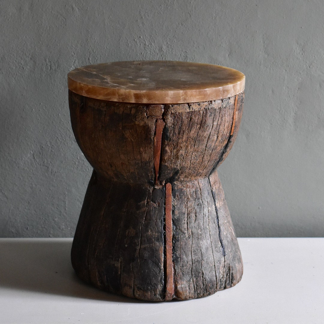Elegant Round Onyx and Wood Plinth Rustic Finish Cm H35 X 30 Side Table ...