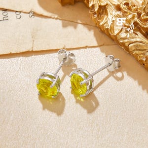 Round Dayglow Neon Yellow Fluorescent Studs Earrings,lumogarnet 925 ...