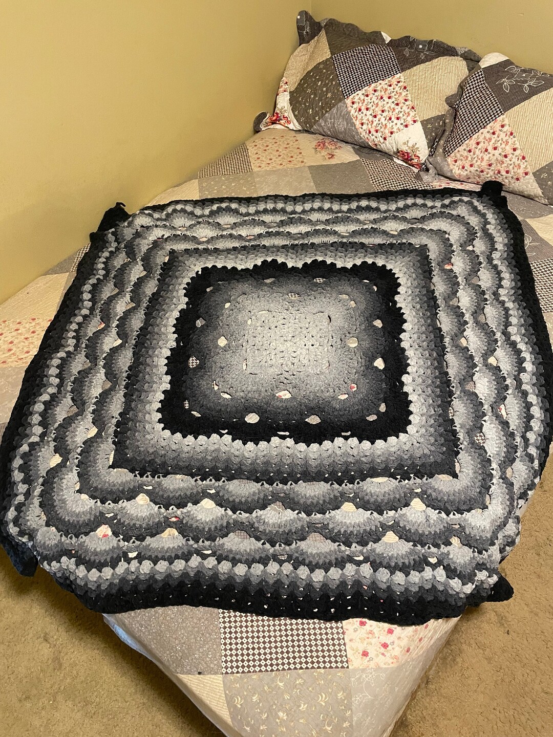 Shells Granny Square Blanket - Etsy