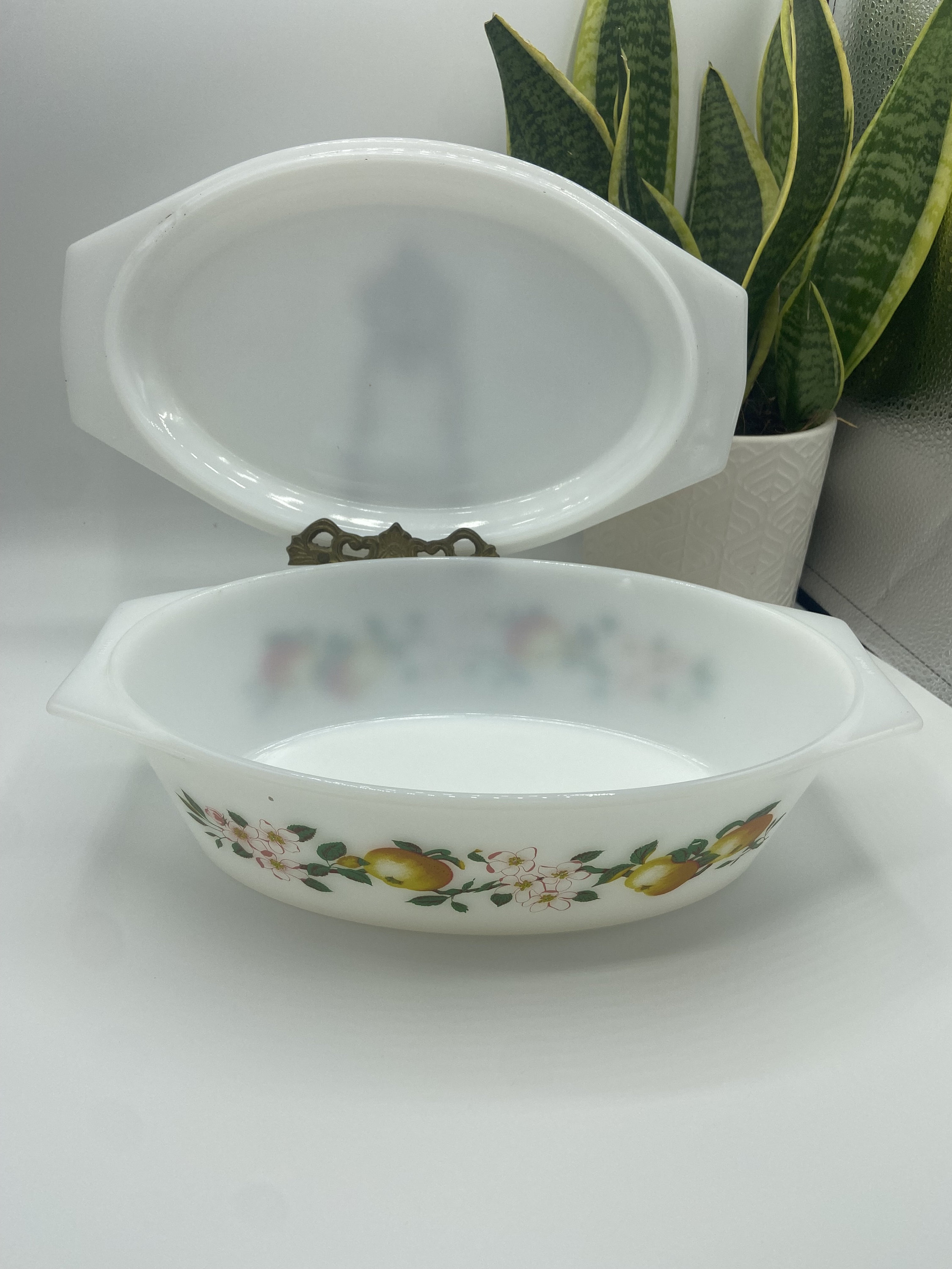 French Arcopal 2.5 Casserole Dish With Lid. Pie Dish, Family Dish, - Etsy