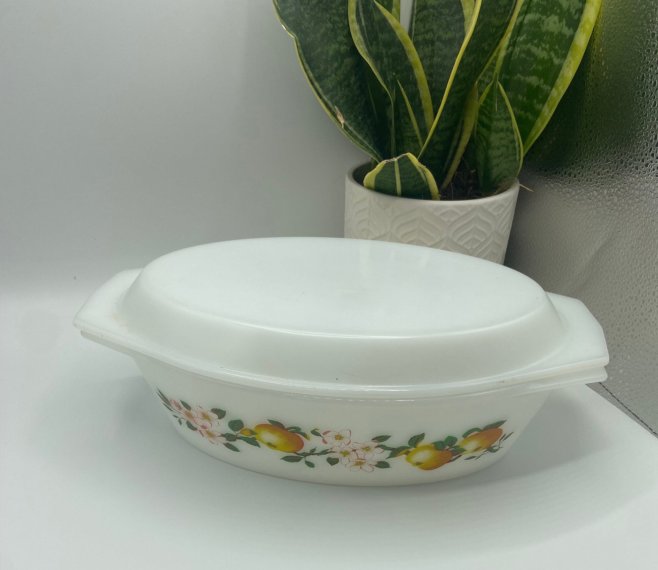 French Arcopal 2.5 Casserole Dish With Lid. Pie Dish, Family Dish, - Etsy