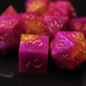 Shimmering Pink Golden Glitter 9 Piece Dice Set Pink and Gold Sparkle ...
