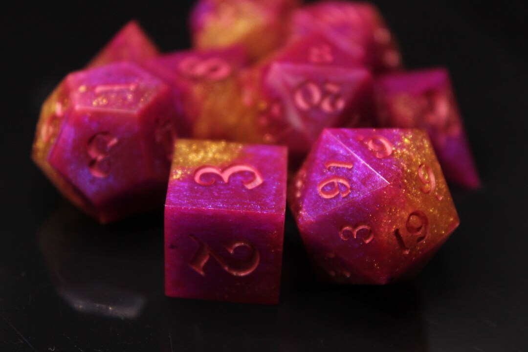 Shifting Pink Golden Glitter 9 Piece Dice Set Pink and Gold Sparkle ...