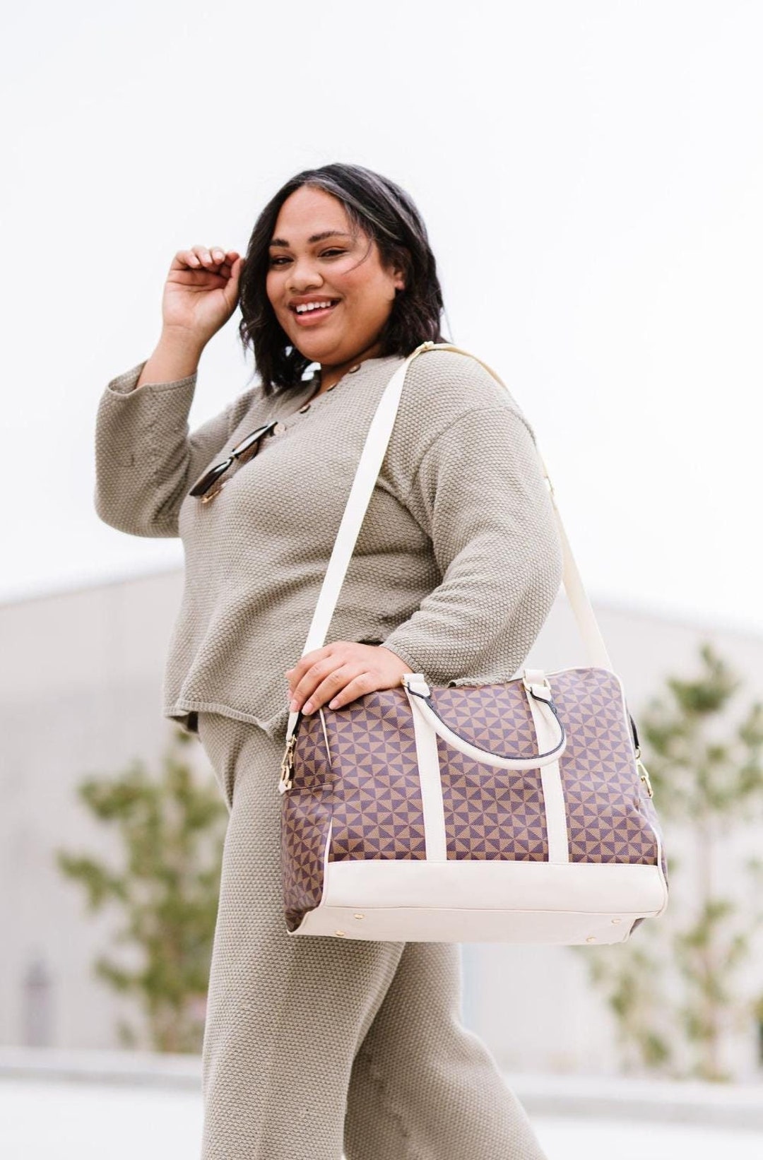 Ella Overnighter | Modern and Chic Weekender | Adjustable Strap ...