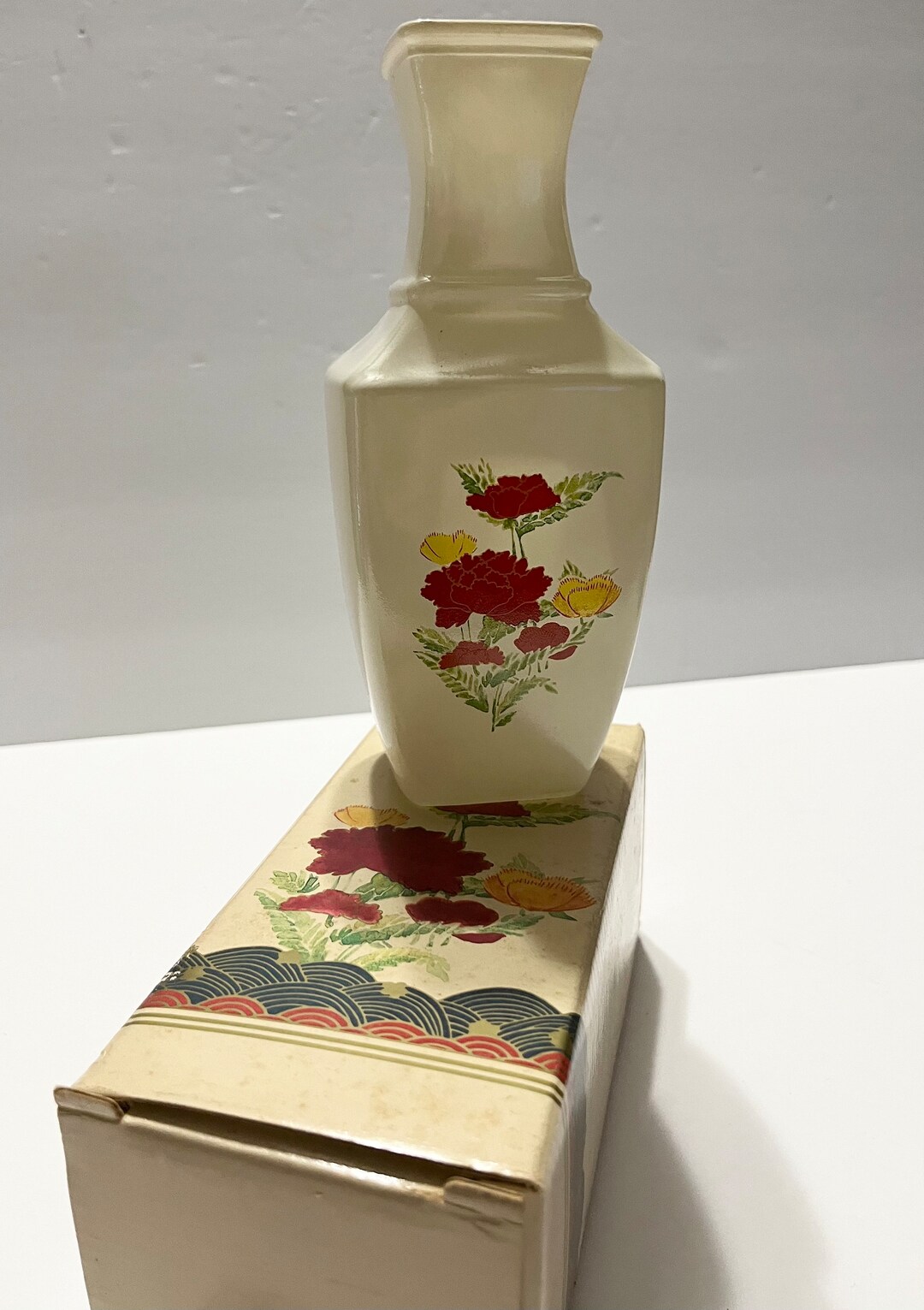 Vintage Avon Imari Extraordinaire Vase With Original Box, Ivory White ...