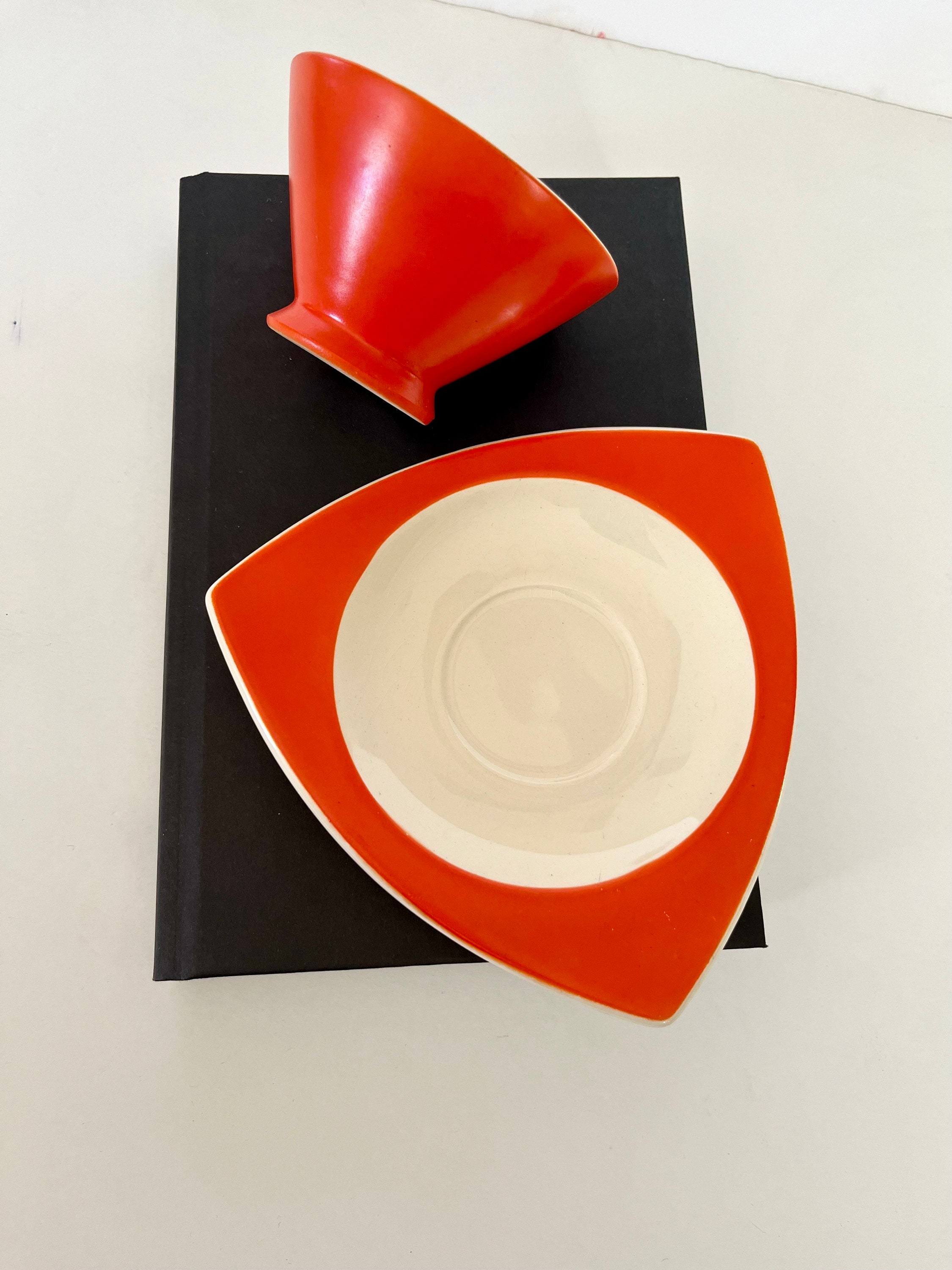 1930s Tricorne Streamline by Salem China Company Teacup and Saucer ...