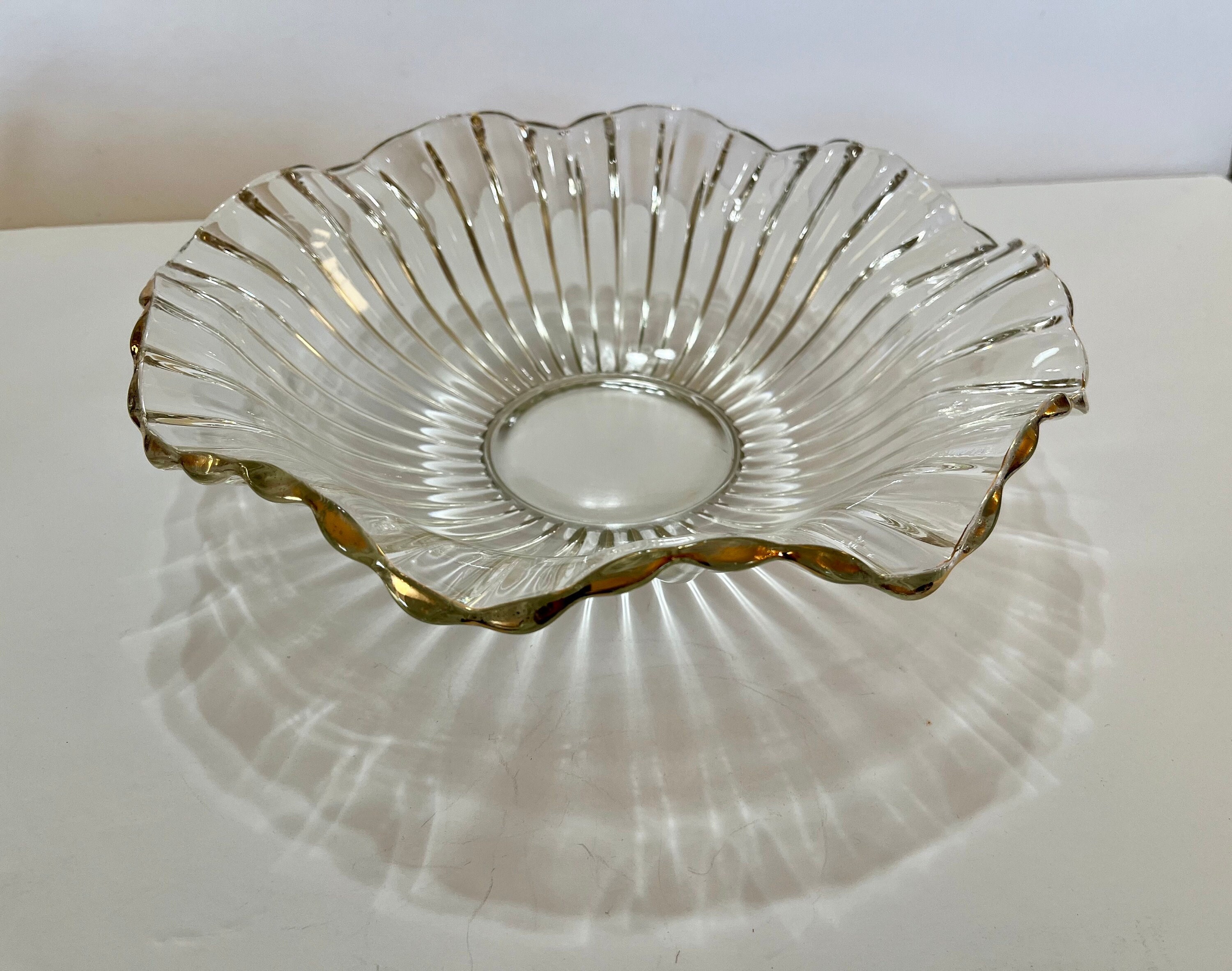 Vintage Clear Glass Round Elegant Scalloped Edge Bowl With Gold Trim ...