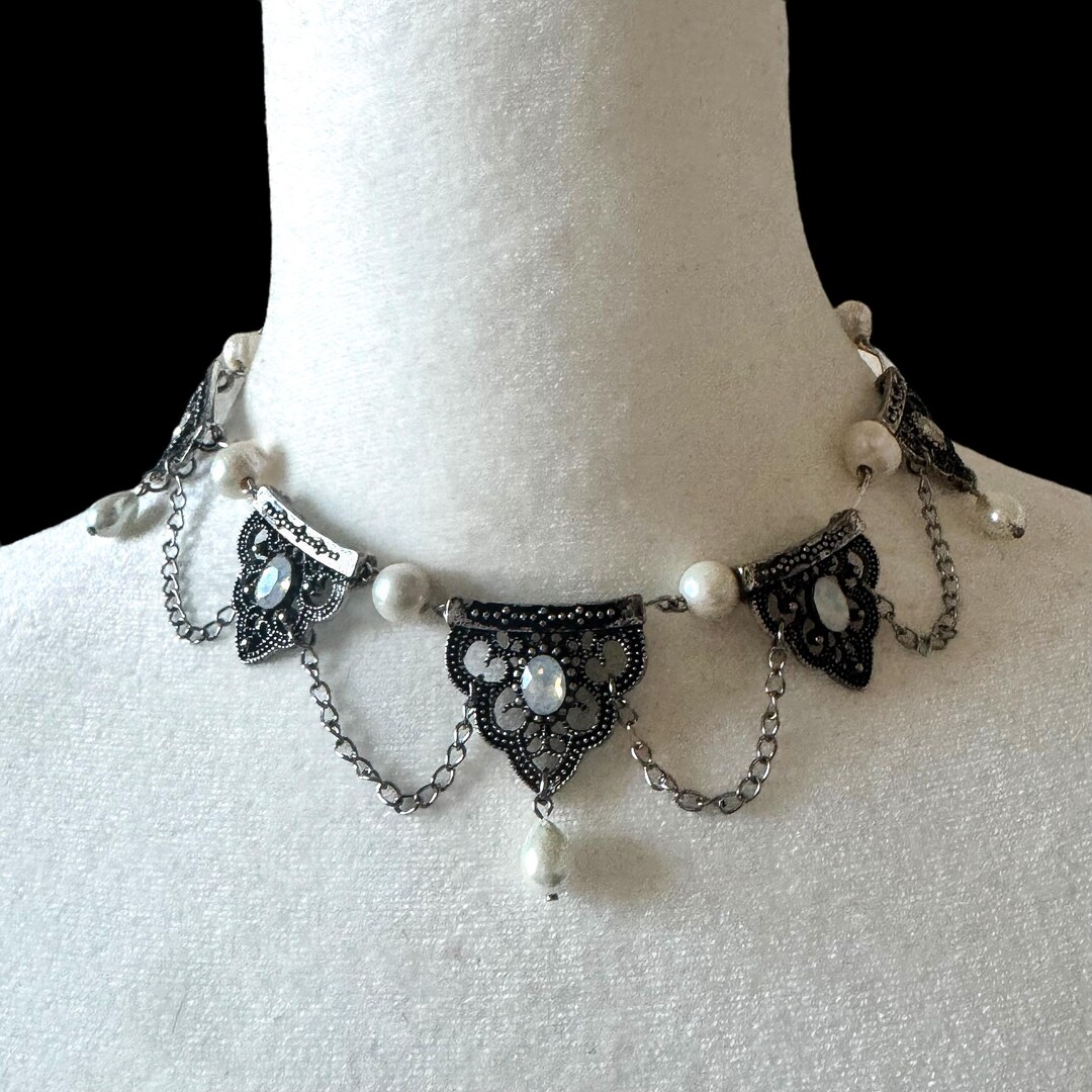 DIADEM | Castle Core Medieval Necklace, Knight Core, Pearl Drop Beads ...