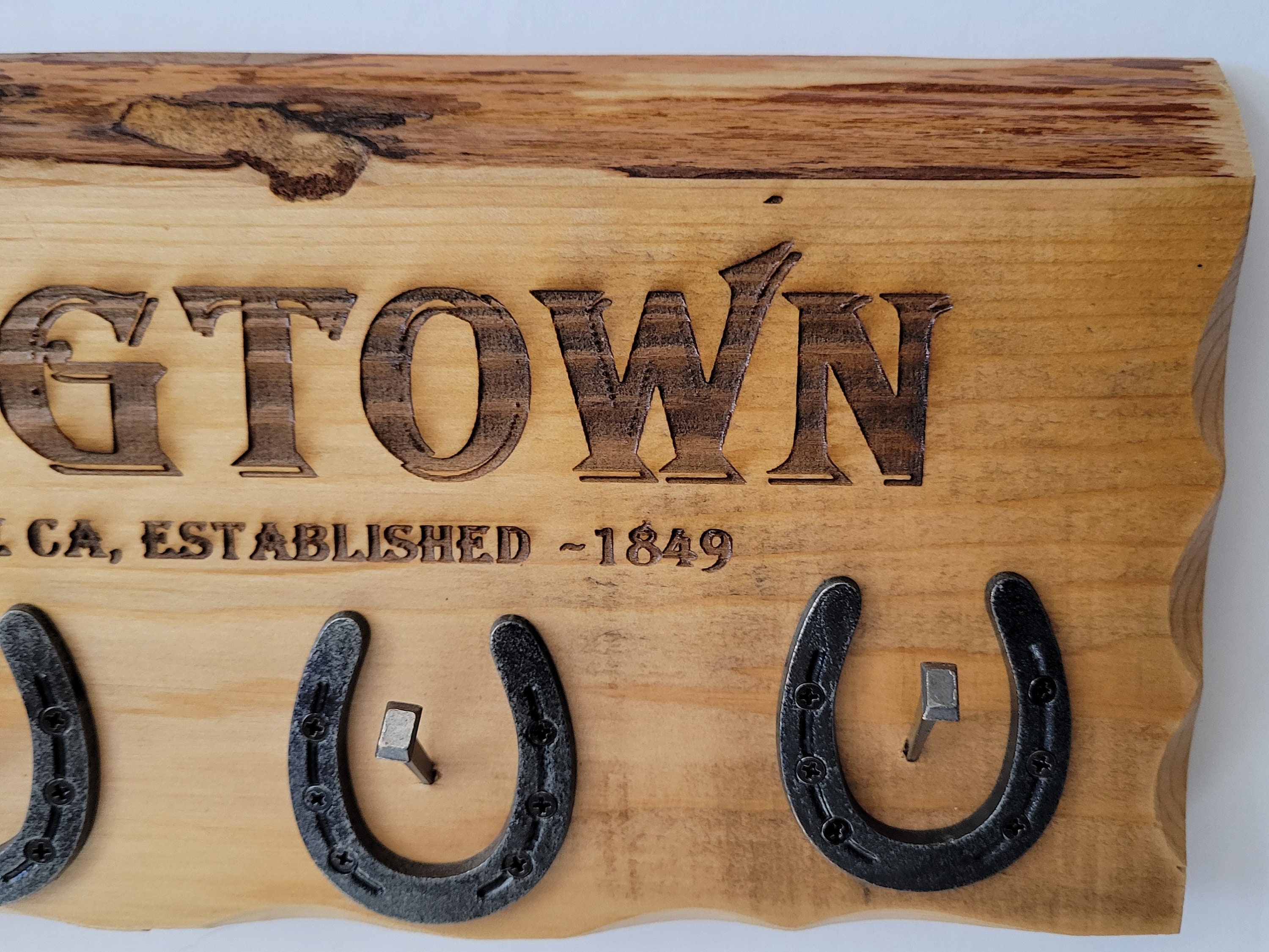 Western Cedar Wood Live Edge Keyholder Horseshoes Horseshoe Nails ...