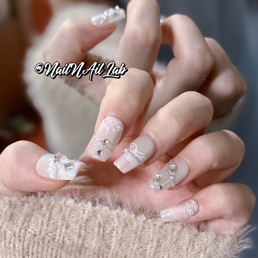 White Lace Wedding Press on Nails Gorgeous Short Nails Glitter Luxury ...
