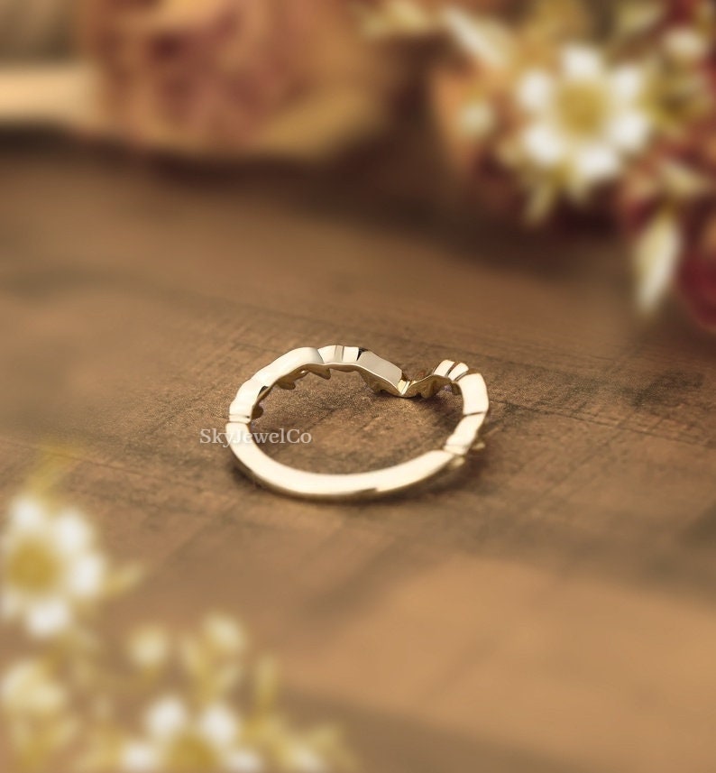 Intertwined Curved Wedding Band, Vintage Curved Stacking Band Ring ...