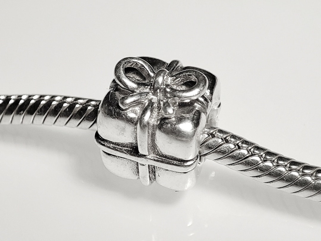 Authentic Pandora Gift Box Present Charm 790300 Pre-owned Rare Sterling ...